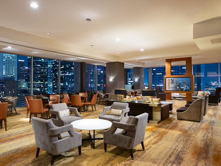 R24 Rooftop Lounge | Hilton Americas - Houston